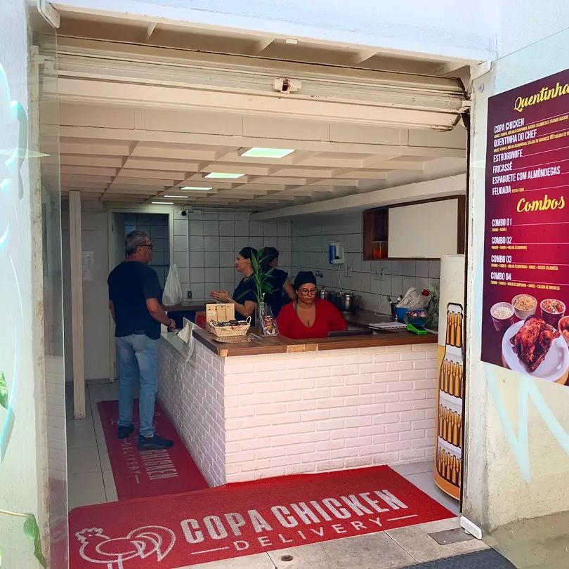 Daniel Dalcin, ex-Malhação, vende frango assado e entrega comida de ...