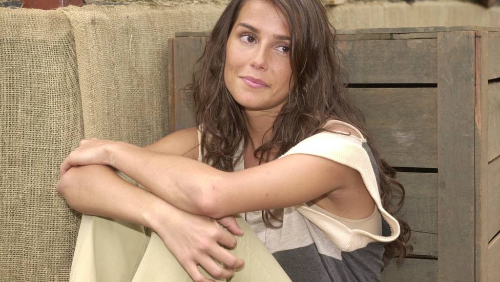 Evolução no visual de Deborah Secco - Zappeando