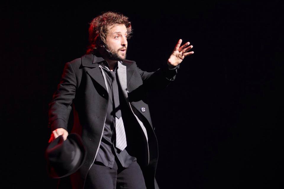 Gregório Duvivier, amado e odiado: saiba mais sobre o ator - Zappeando