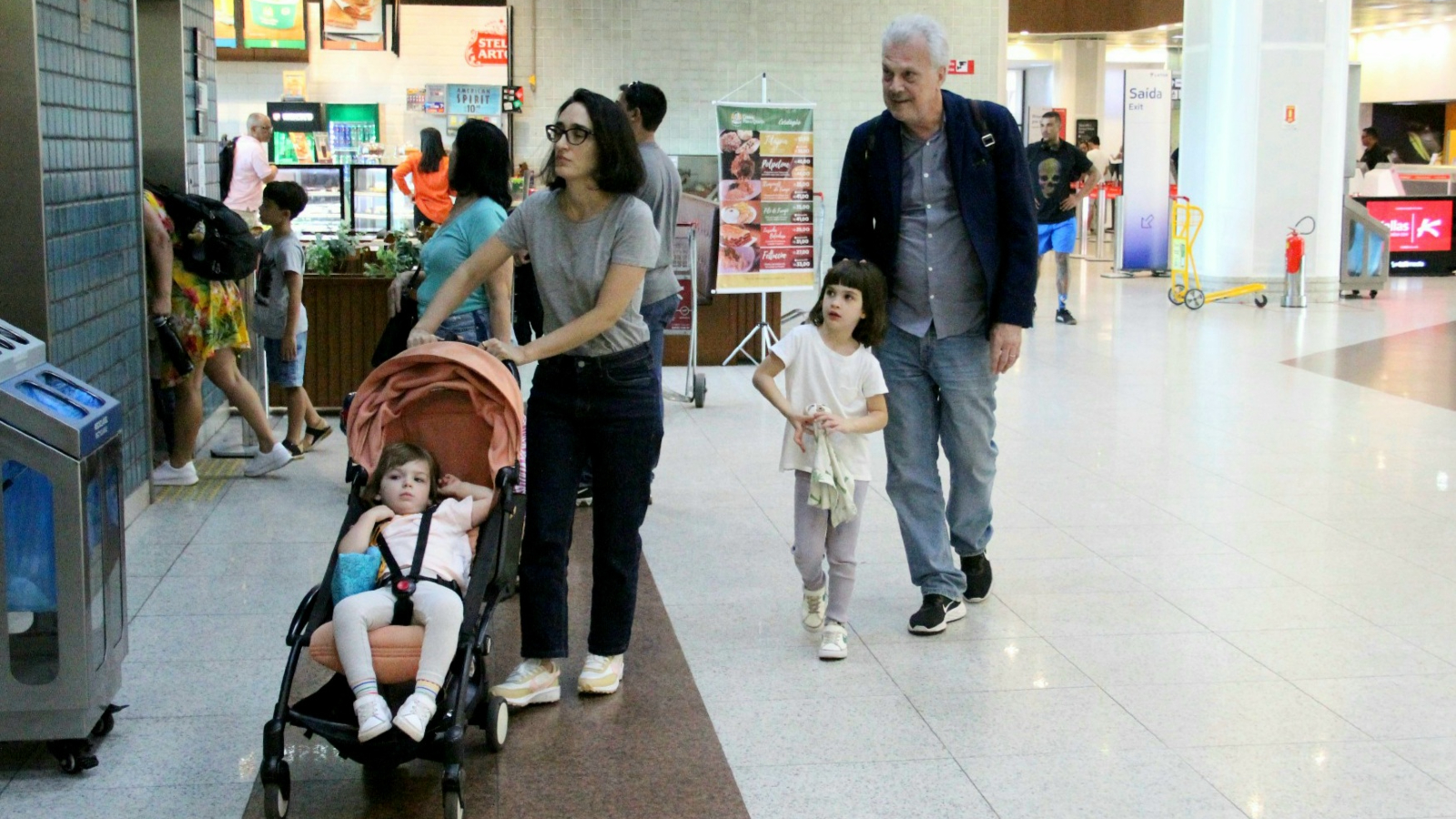 Pedro Bial faz aparição rara com as filhas mais novas: Laura e Dora ...